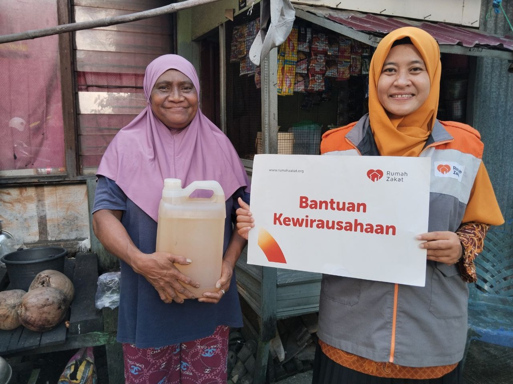 BANTU IBU SAPIAH LEBIH BERDAYA DENGAN HADIRKAN MODAL USAHA - Rumah Zakat