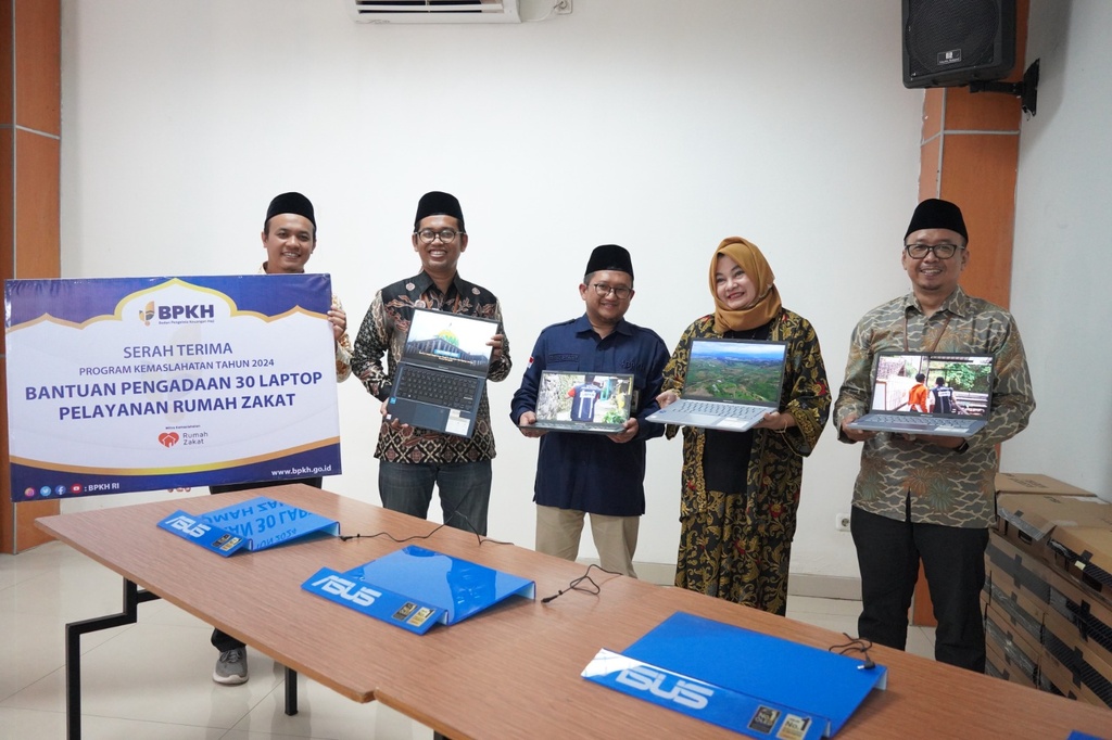 SEBAGAI DUKUNGAN PENINGKATAN LAYANAN, BPKH BERIKAN BANTUAN LAPTOP KE RUMAH ZAKAT - Rumah Zakat