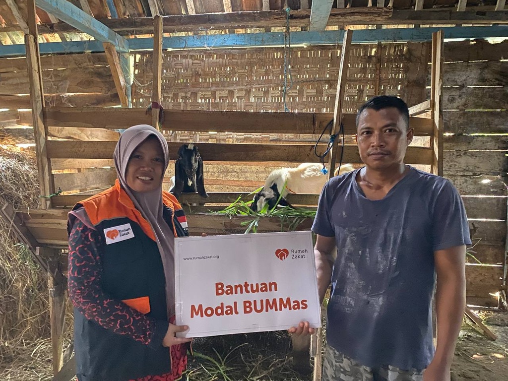 BERDAYAKAN WARGA, RUMAH ZAKAT SALURKAN BANTUAN TERNAK KAMBING - Rumah Zakat BERDAYAKAN WARGA, RUMAH ZAKAT SALURKAN BANTUAN TERNAK KAMBING - Rumah Zakat