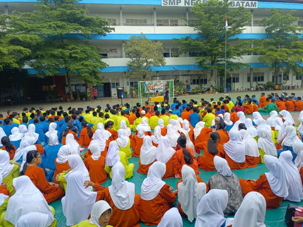 Peduli pada Palestina, Rumah Zakat dan SMPN 43 Batam Gelar Edukasi ...